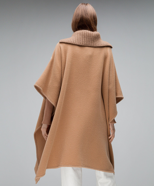 Moncler - Bruine wollen poncho met logo 3G000050U134 - Online kopen bij ...