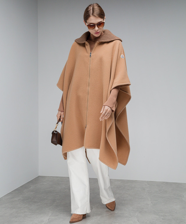 Moncler - Bruine wollen poncho met logo 3G000050U134 - Online kopen bij ...